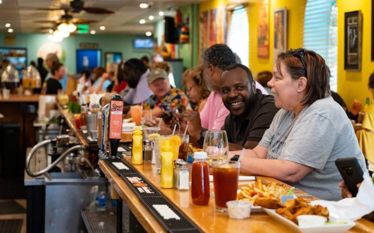 Quán pub là gì? Phân biệt bar và pub