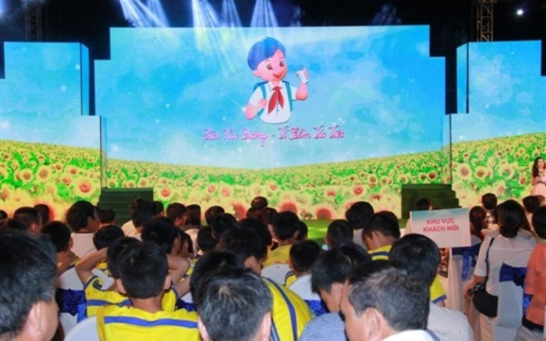 Phân tích chiến lược marketing của TH true Milk