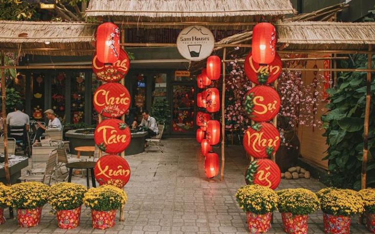 17+ beautiful Tet cafe decoration ideas to attract customers