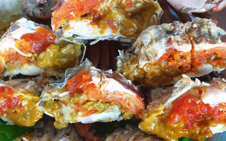 Giá cua Cà Mau bao nhiêu? Bảng giá cua thịt, cua gạch Cà Mau mới nhất