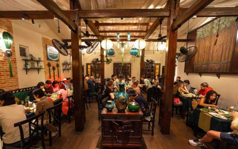 30 Impressive and Unique Restaurant Design Ideas